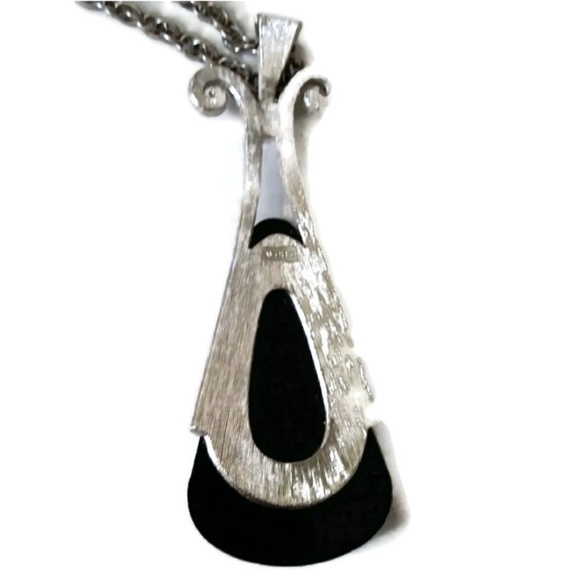 Vintage | Jewelry | Elegant Vintage Avon Pendant With Rope Chain | Poshmark